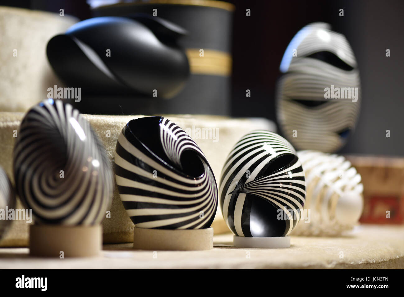 Artfully painted and decorated Easter eggs by artist Gabriella Szutor ...