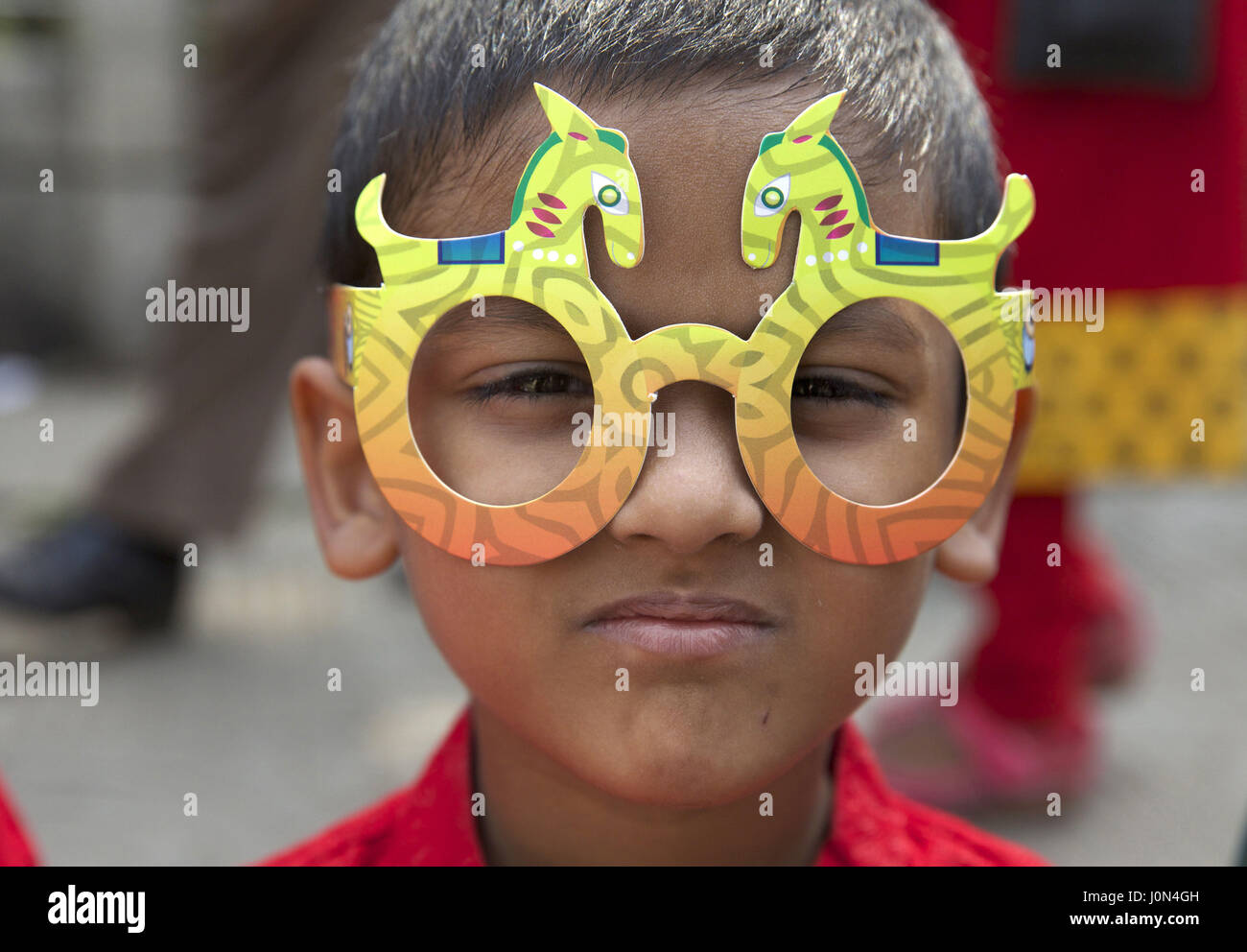 Dhaka, Bangladesh. 14th Apr, 2017. People of all walks of life ...