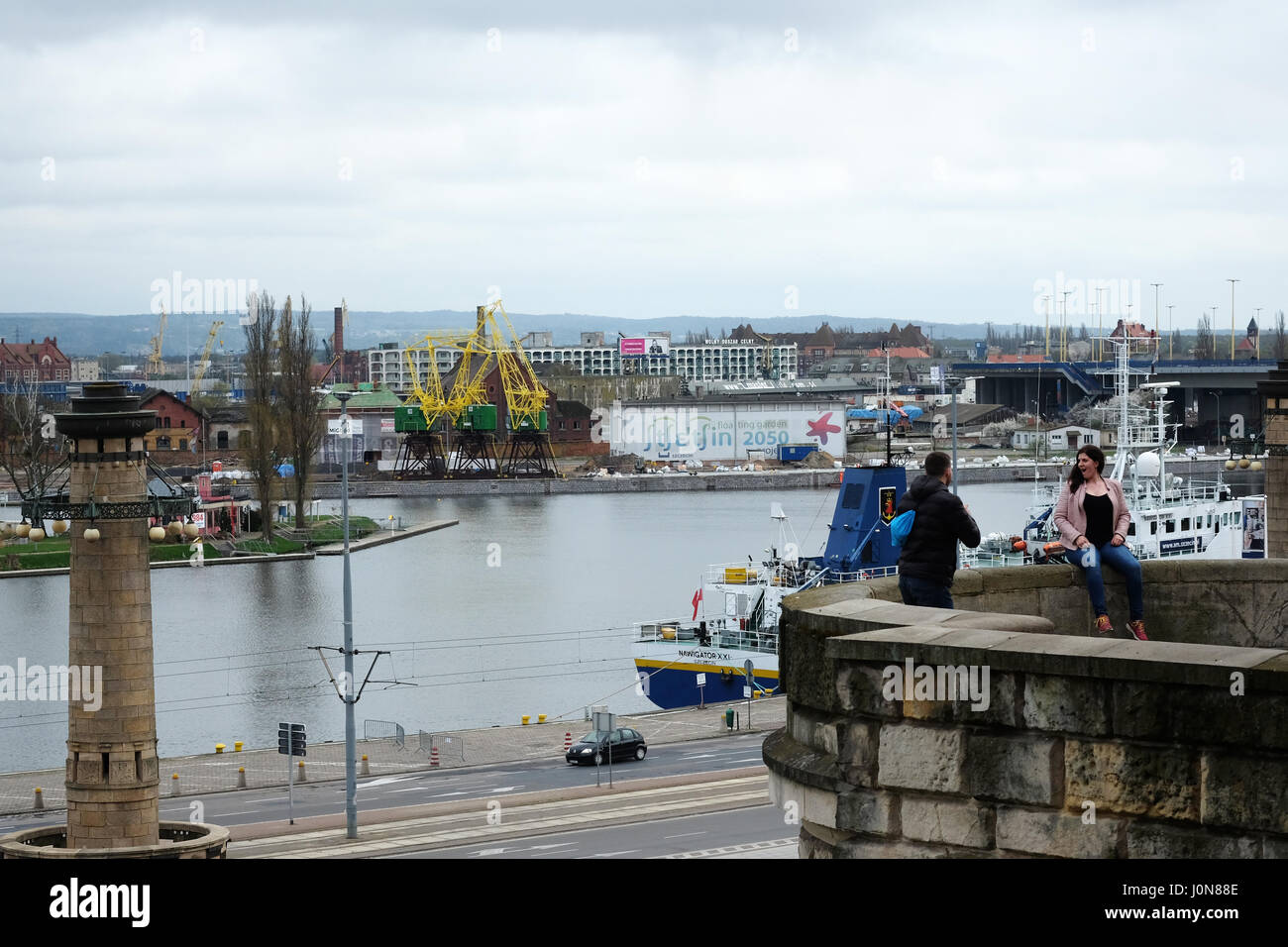 Szczecin, Poland. 08th Apr, 2017. The port area of Szczecin on the Oder ...