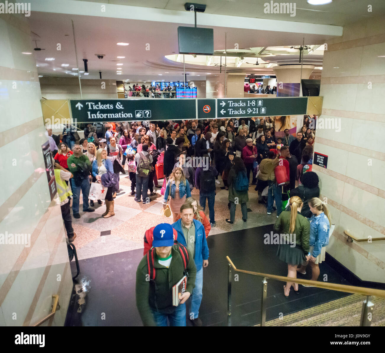 New York, USA. 14th Apr, 2017. Hundreds of people pack the NJ Transit ...
