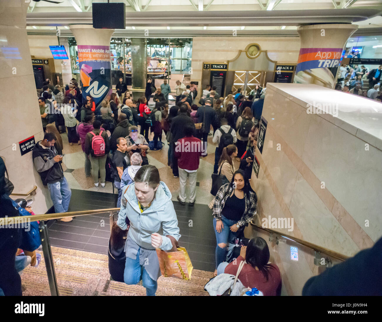 New York, USA. 14th Apr, 2017. Hundreds of people pack the NJ Transit ...