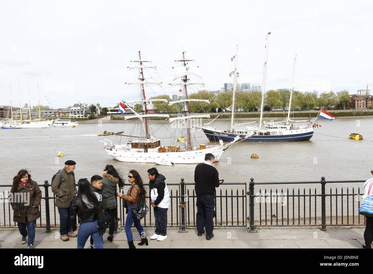 London,UK.15th Apr 2017.UK weather. Despite a grey windy morning ...