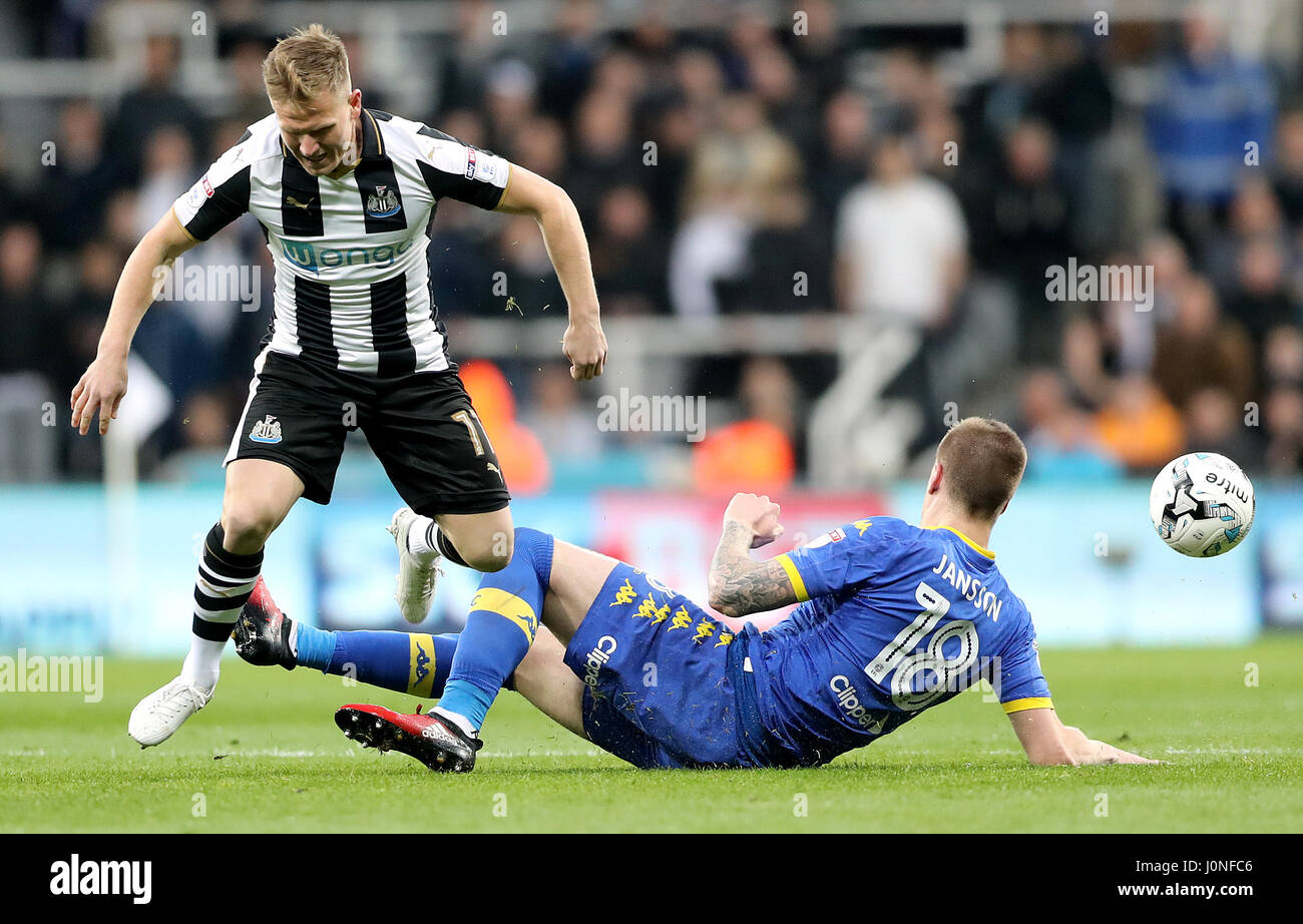 Leeds United's Pontus Jansson (right) and Newcastle United's Matt ...