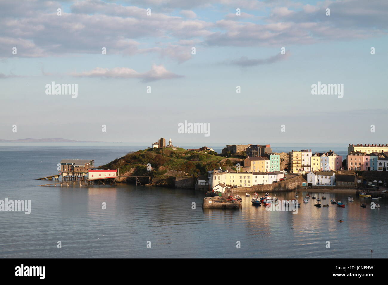 Welsh fishing harbour hi-res stock photography and images - Alamy