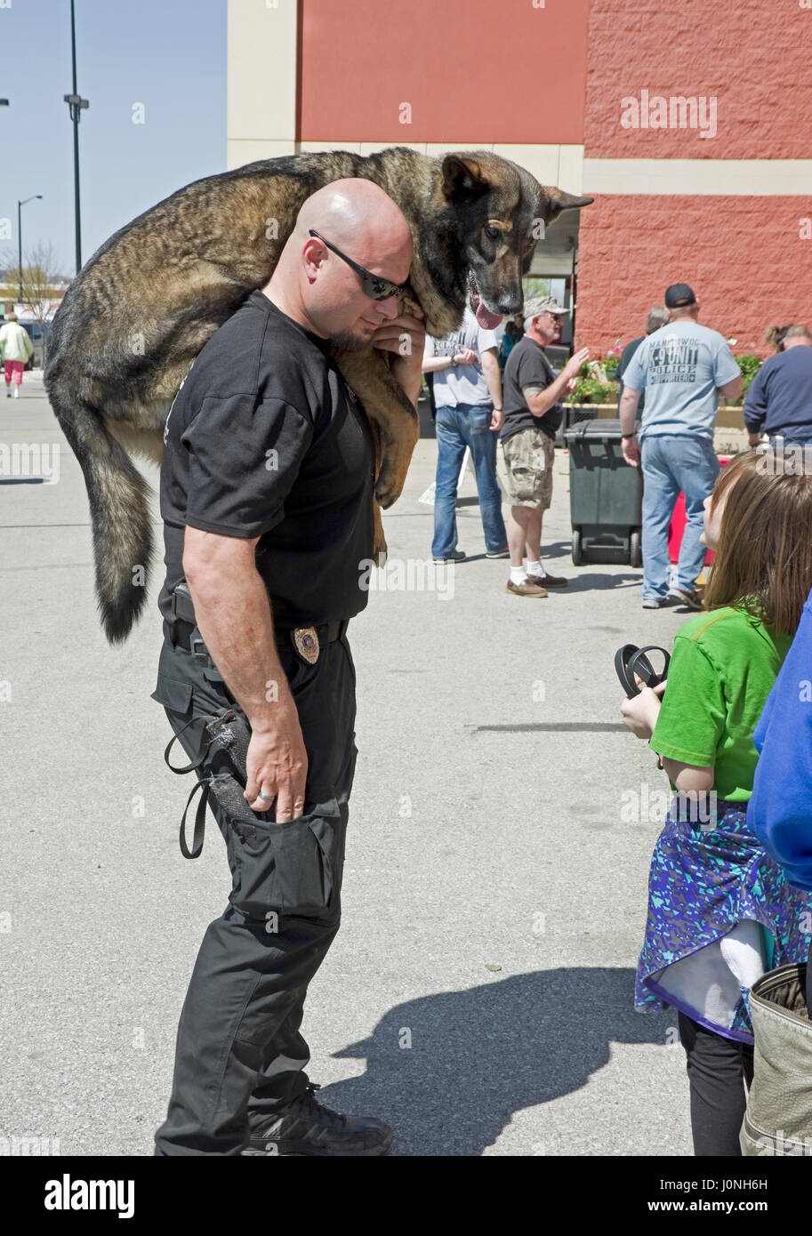 Officer Jason Koenig of the Manitowoc, WI Police Dept. K-9 Patrol ...