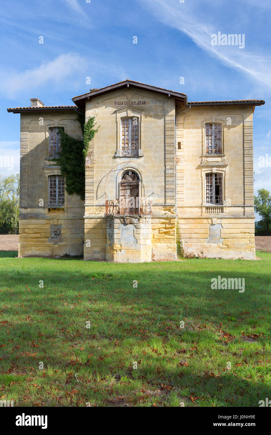 Empty abandoned ancient French chateau, Villa Cecile Jean in Bordeaux ...