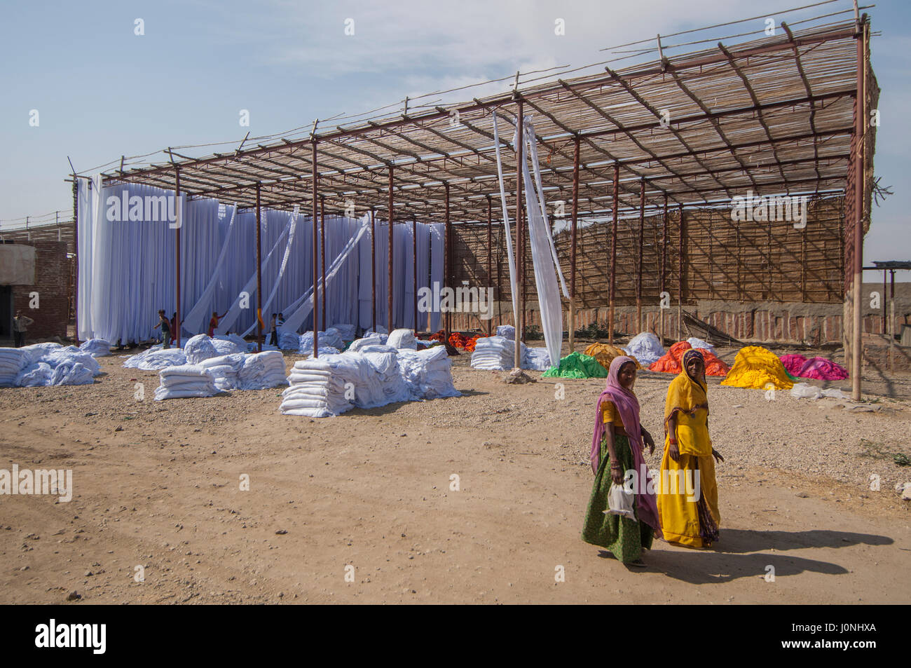 Drying freshly printed sarees, Pali, Rajasthan Stock Photo - Alamy