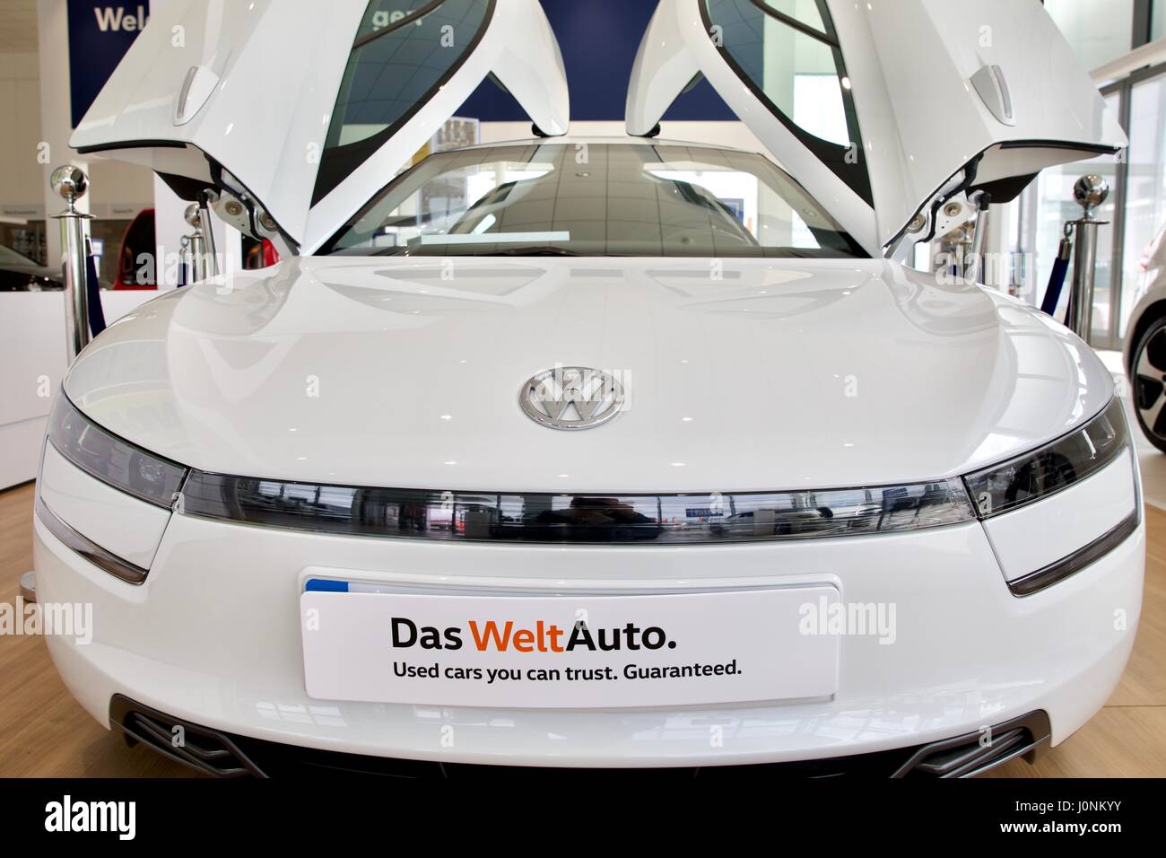 Volkswagen 1 litre diesel electric hybrid hi-res stock photography and ...