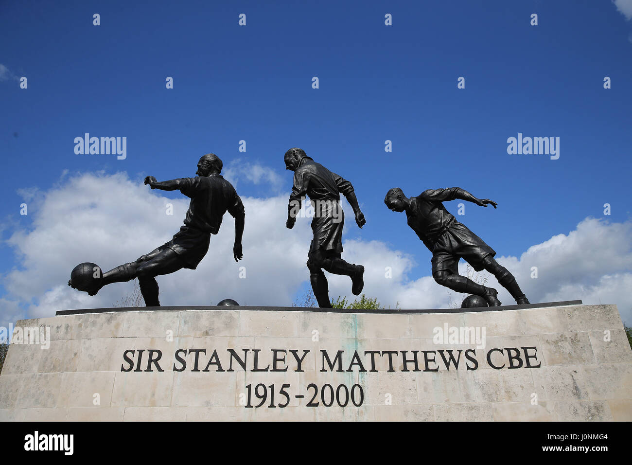 Sir stanley matthews statue hi-res stock photography and images - Alamy
