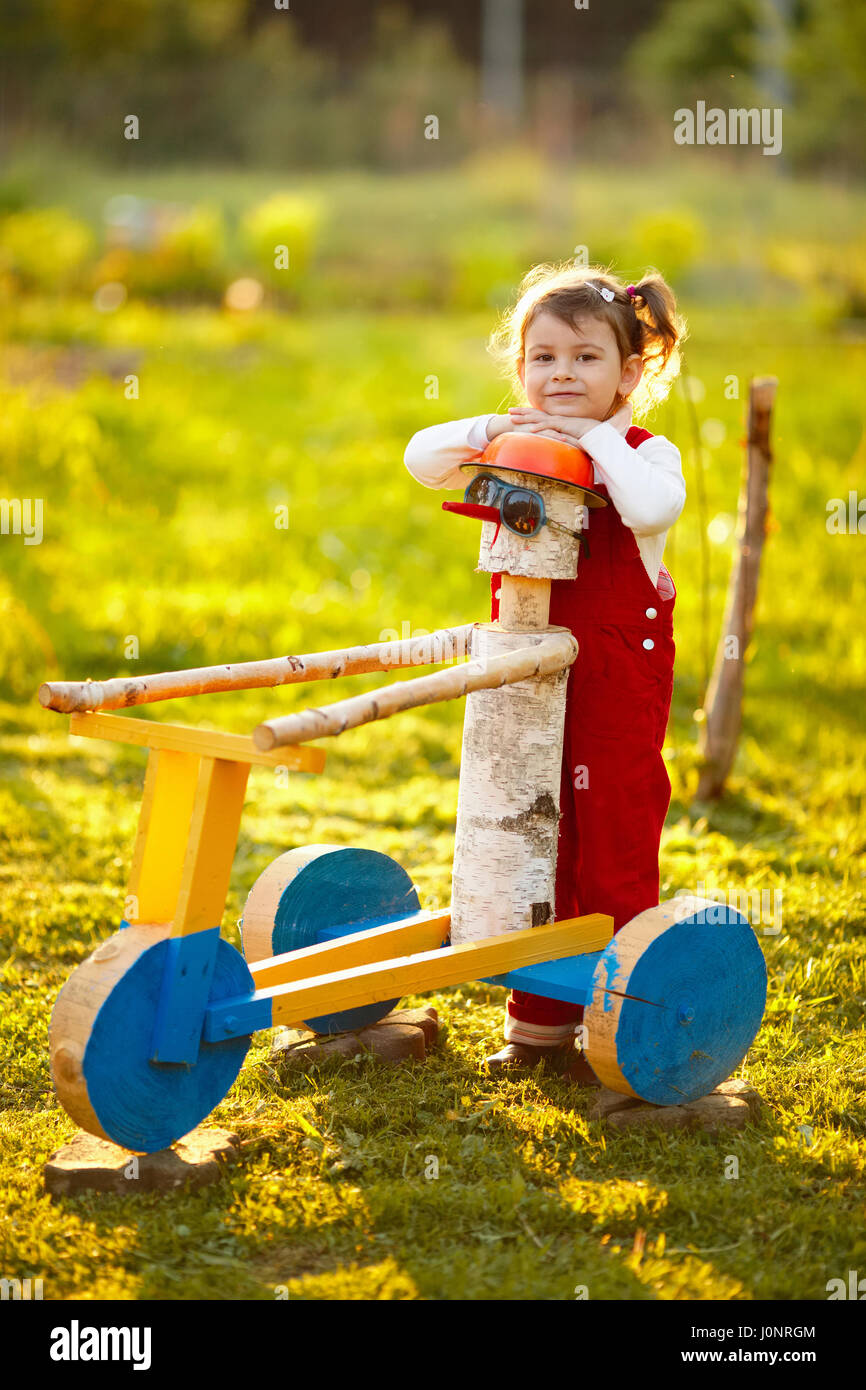 little cute girl in the country Stock Photo - Alamy