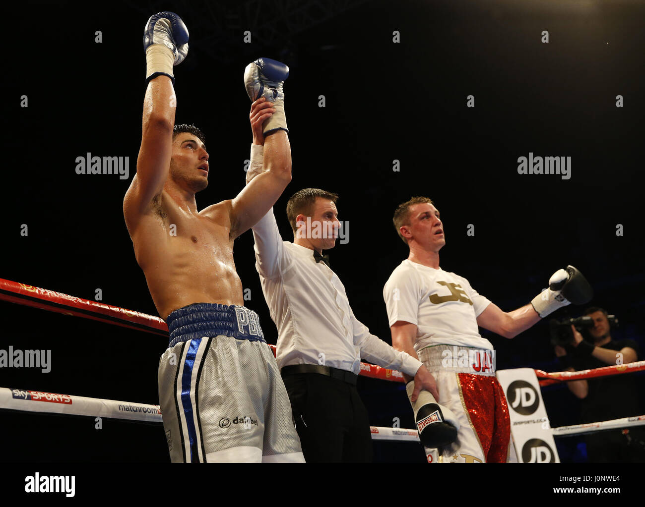 Josh Kelly celebrates victory over Jay Byrne during the Super ...