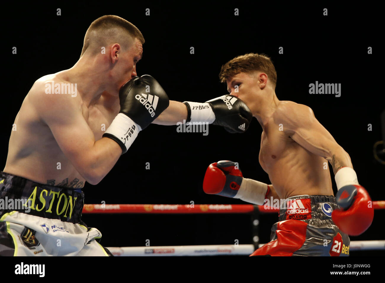 Charlie Edwards and Iain Butcher during the Vacant British Super ...
