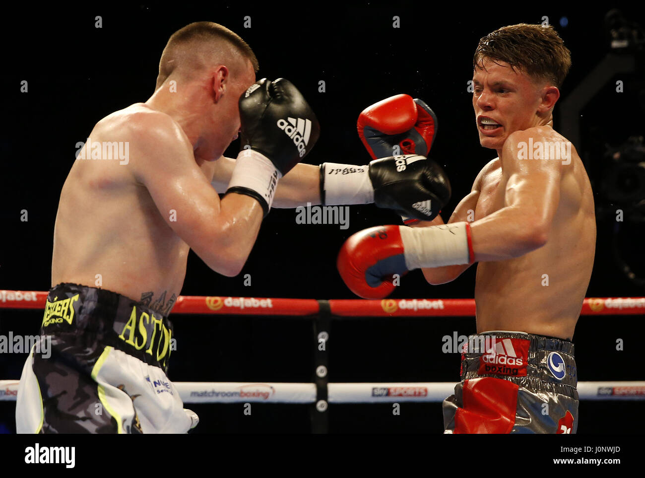 Charlie Edwards and Iain Butcher during the Vacant British Super ...