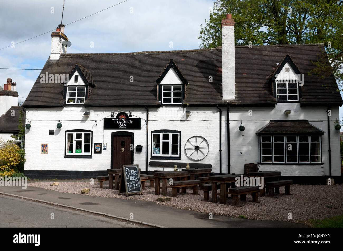 The Crown Inn, Peopleton, Worcestershire, England, UK Stock Photo - Alamy