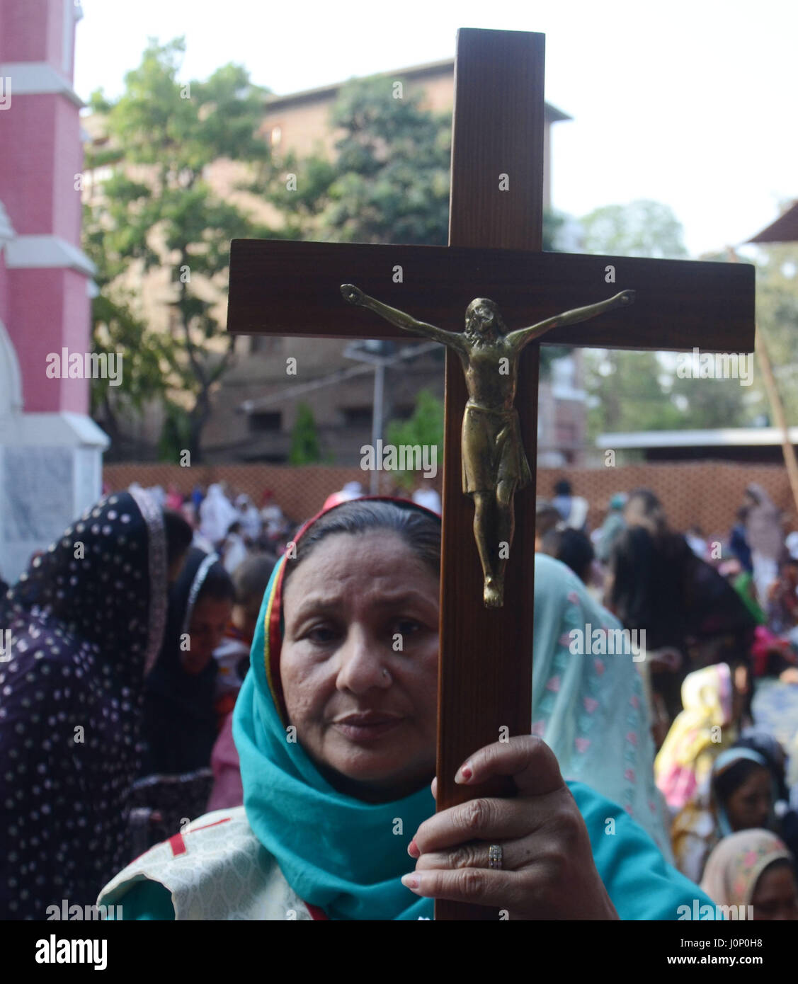 Lahore, Pakistan. 15th Apr, 2017. Pakistani Christian devotees attend ...