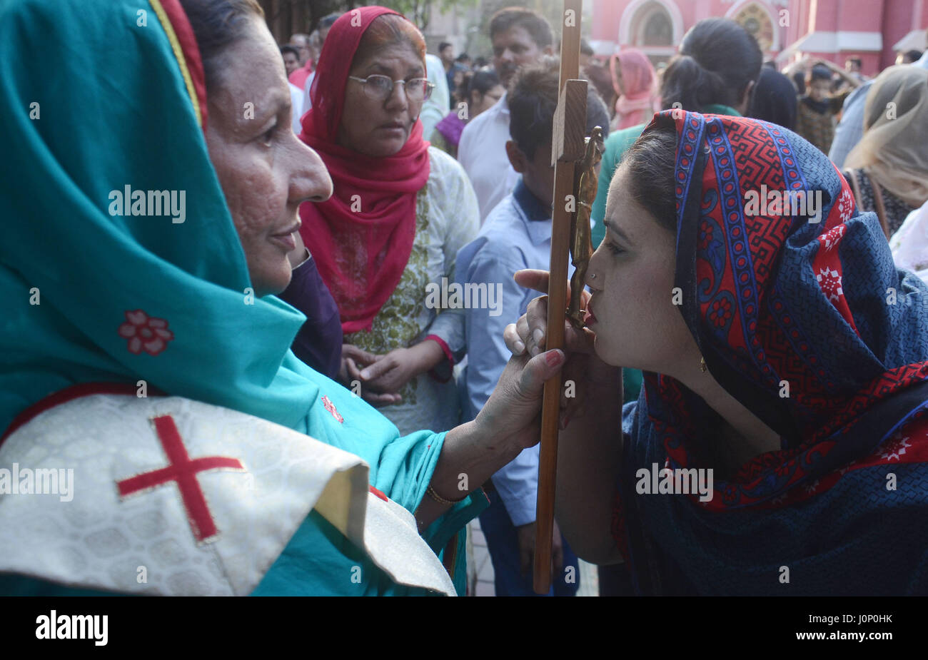 Lahore, Pakistan. 15th Apr, 2017. Pakistani Christian devotees attend ...