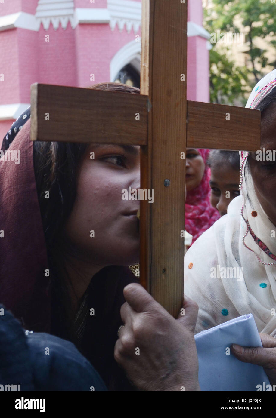 Lahore, Pakistan. 15th Apr, 2017. Pakistani Christian devotees attend ...