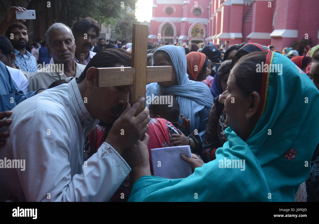 Lahore, Pakistan. 15th Apr, 2017. Pakistani Christian devotees attend ...