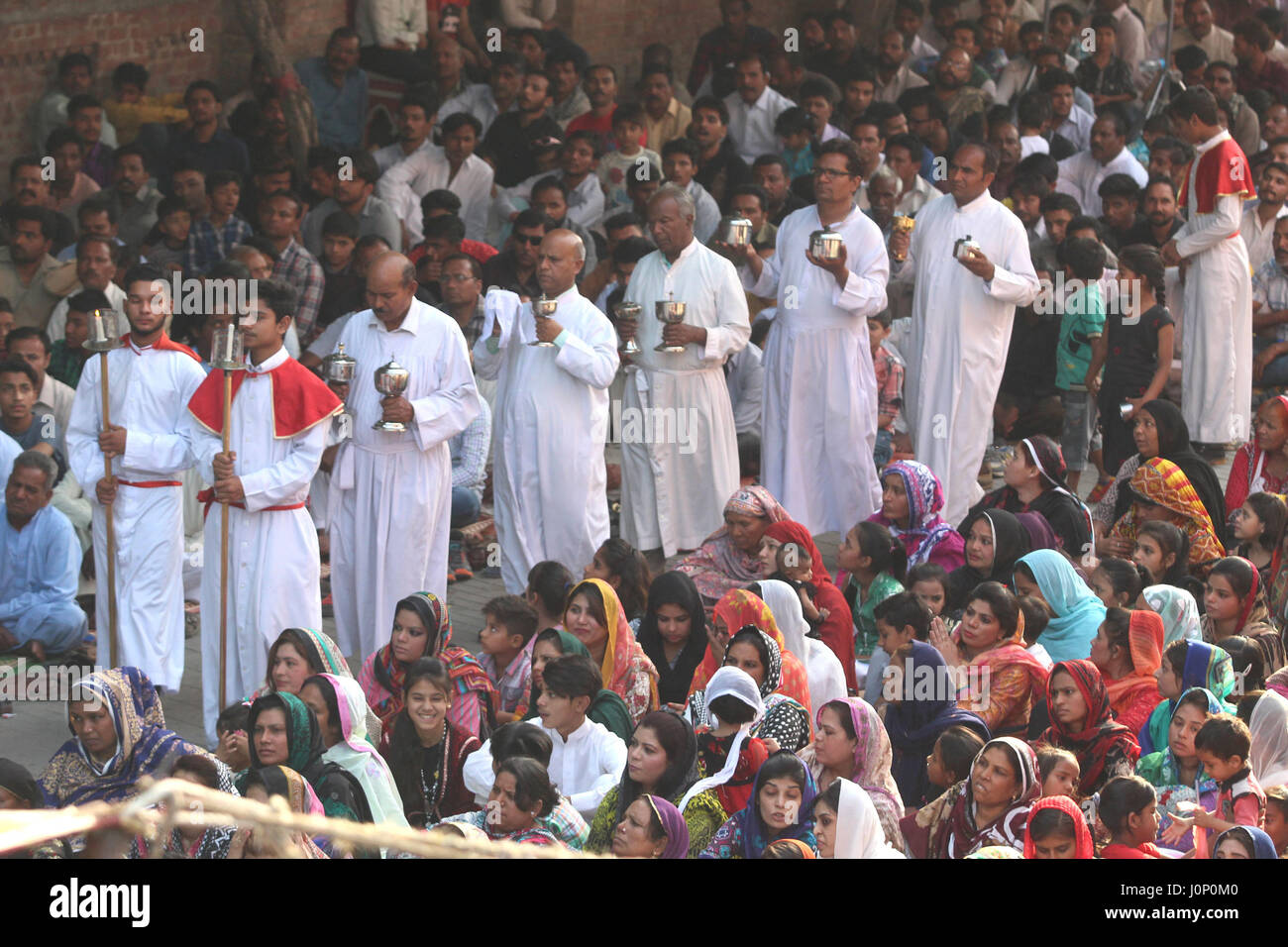 Lahore, Pakistan. 14th Apr, 2017. Pakistani Christian devotees attend ...