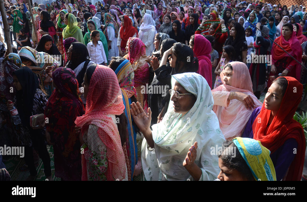 Lahore, Pakistan. 15th Apr, 2017. Pakistani Christian devotees attend ...