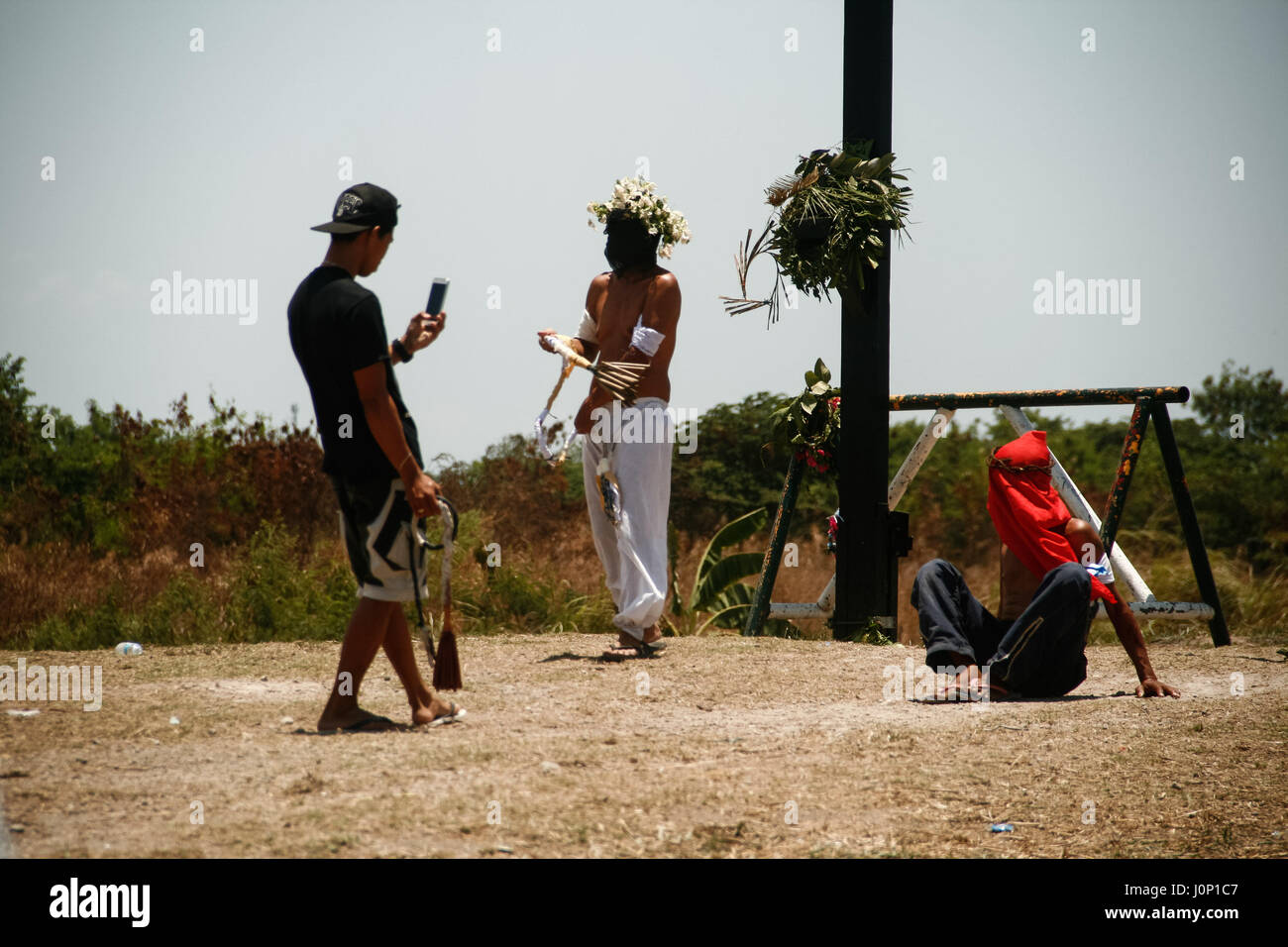Pampanga, Philippines. 14th Apr, 2017. Hundreds of penitents walked ...