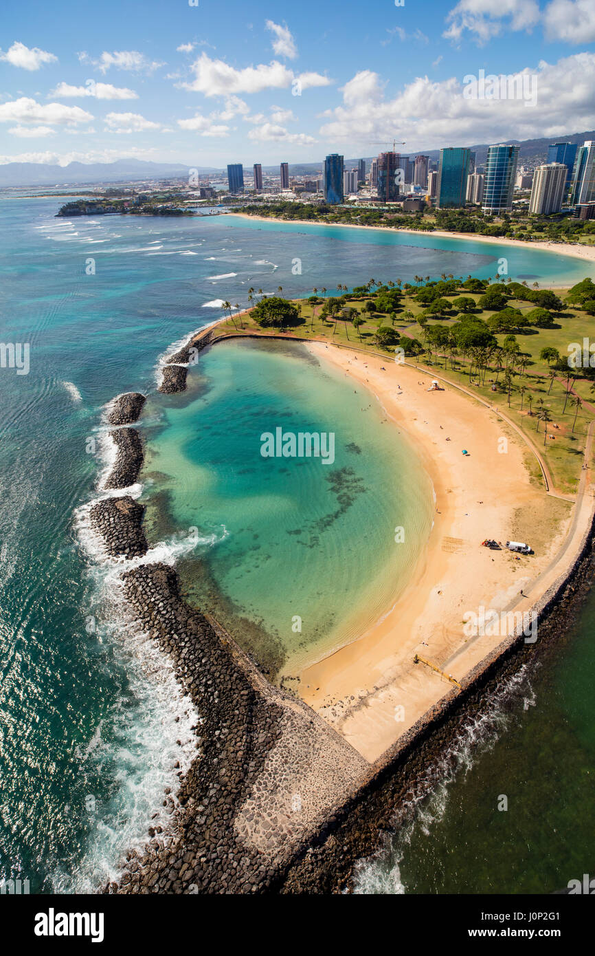 Magic island ala moana beach park hi-res stock photography and images - Alamy