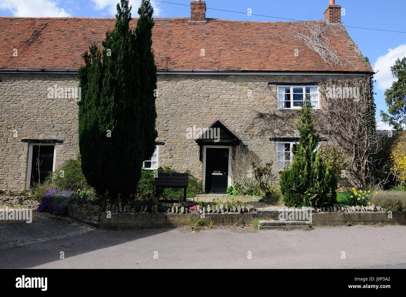 Pear Tree Cottage, Pavenham, Bedfordshire Stock Photo - Alamy