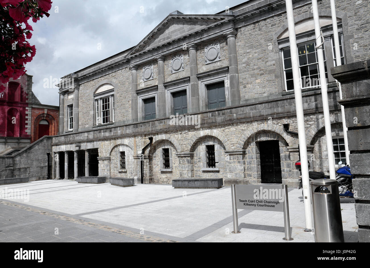 Kilkenny courthouse hi-res stock photography and images - Alamy