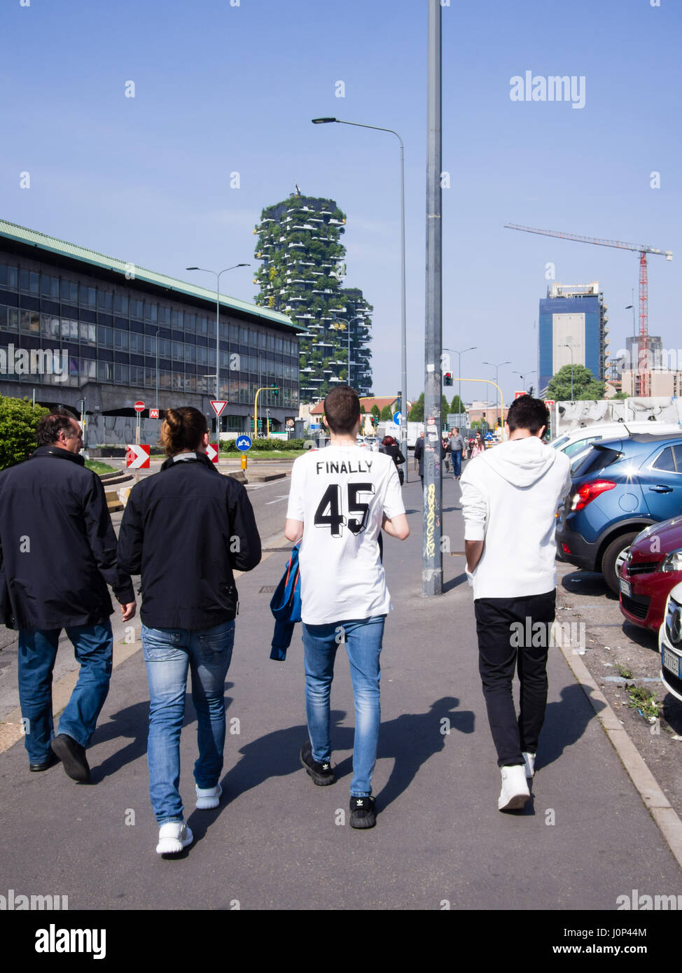 Il bosco verticale building by archtiect Stefano Boeri, city view ...