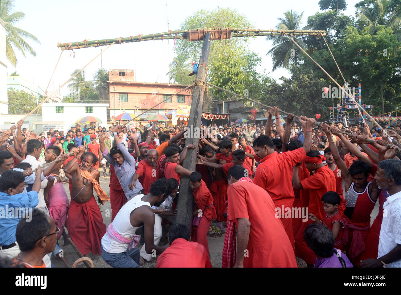Kolkata, India. 14th Apr, 2017. Bengali Hindu observes CharaK Puja on ...