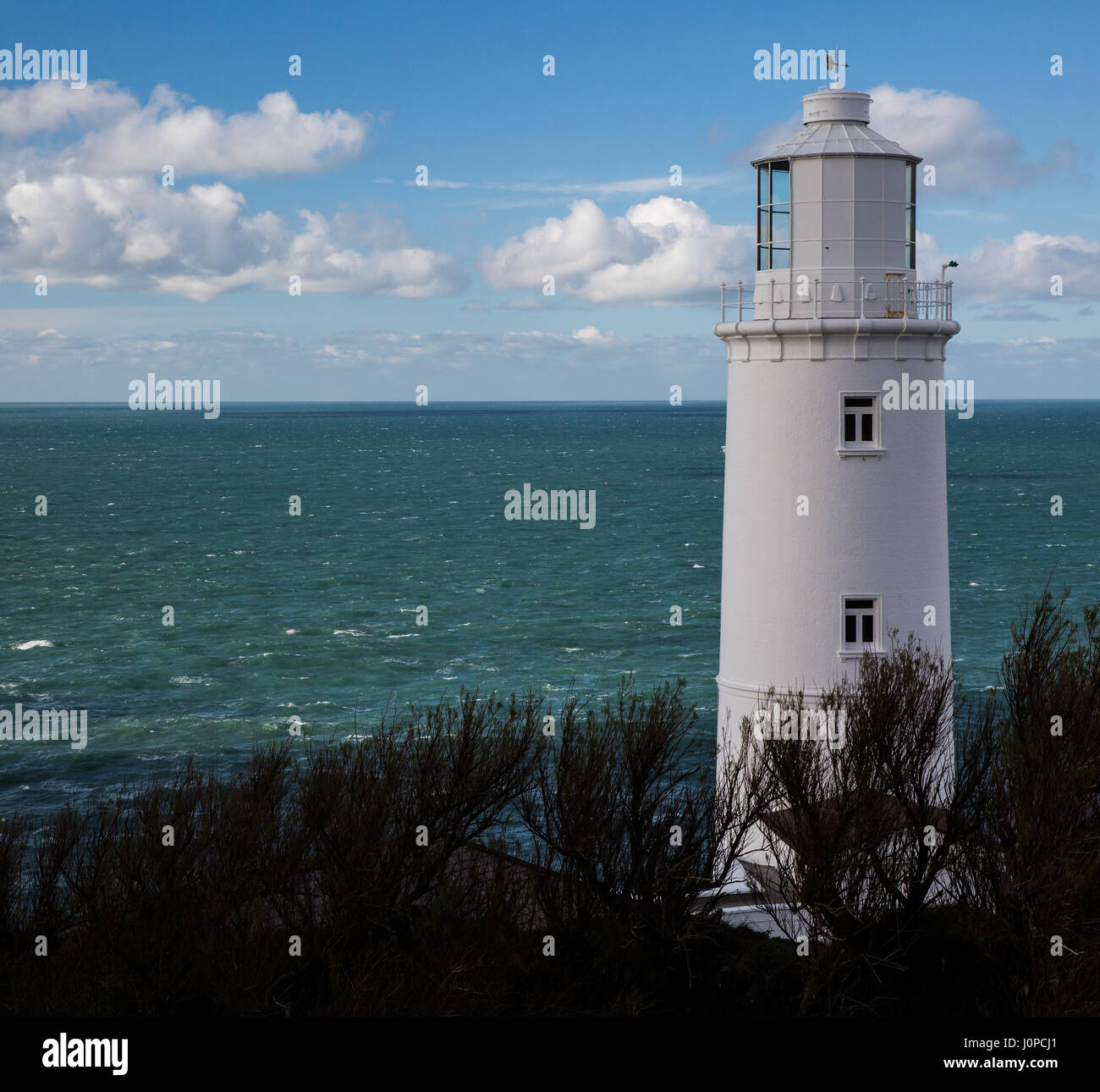 White lighthouse top cliff hi-res stock photography and images - Alamy