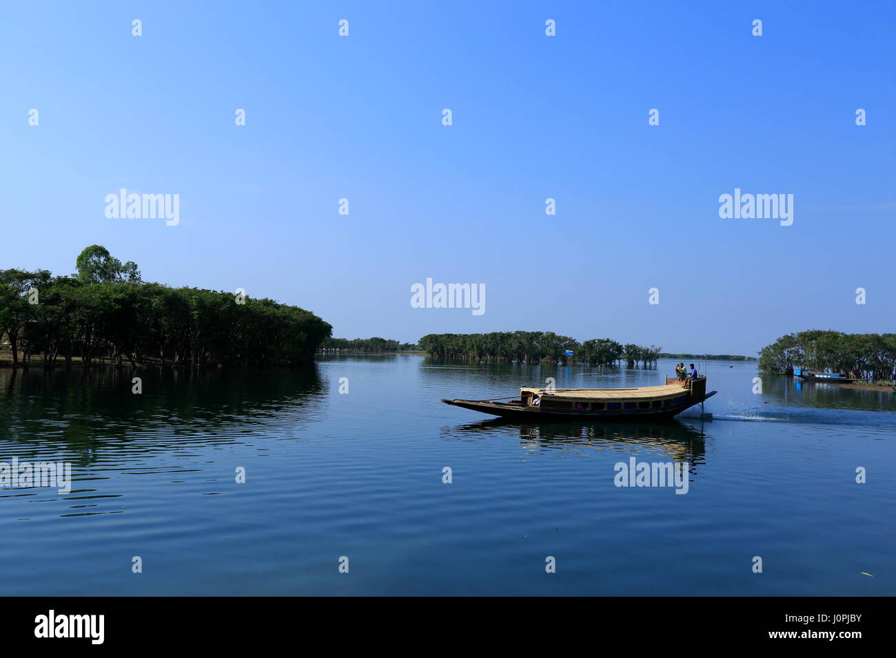 Tanguar haor, located in the Dharmapasha and Tahirpur upazilas of ...
