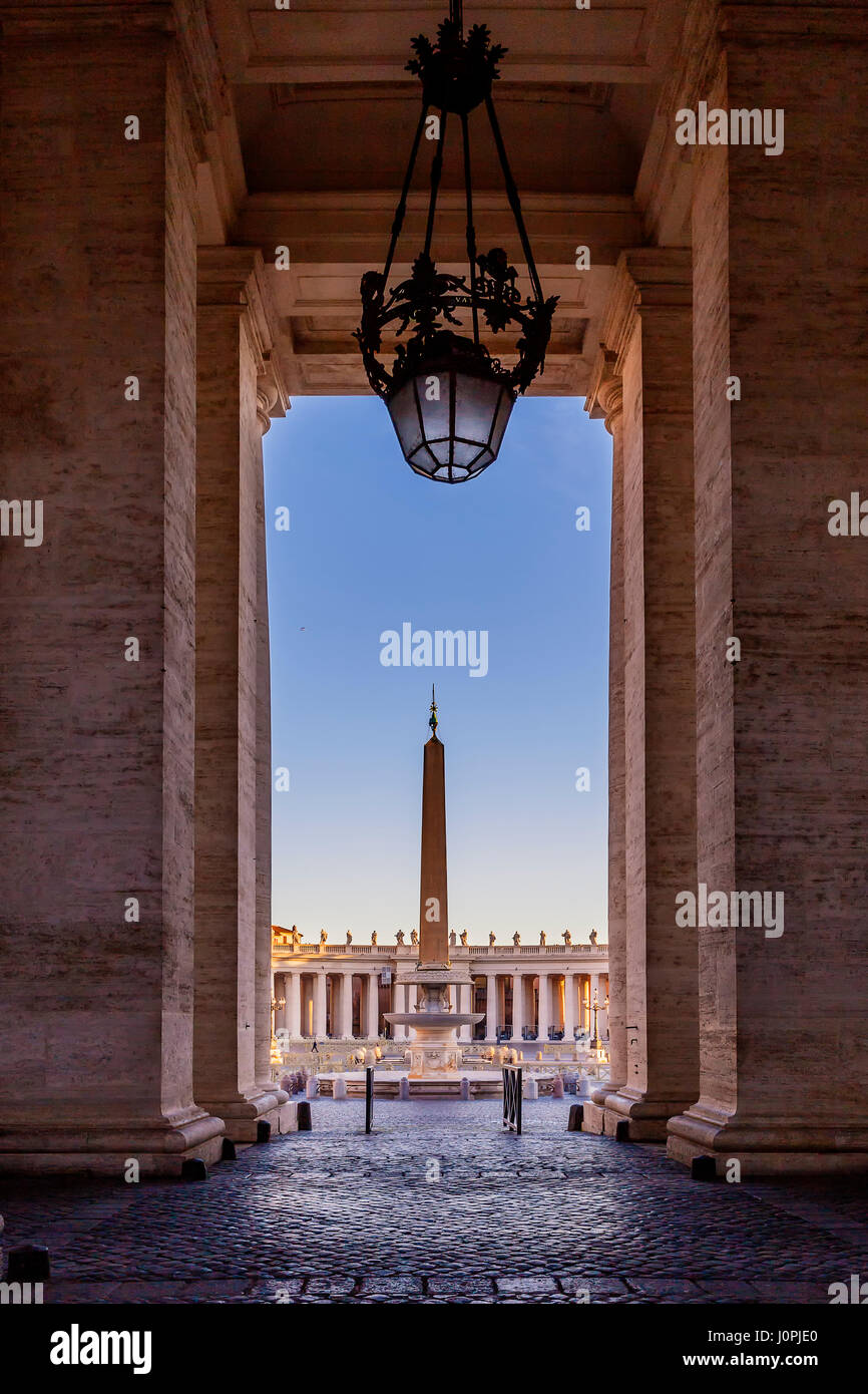 Sunrise in St. Peter's Square in the Vatican Stock Photo - Alamy