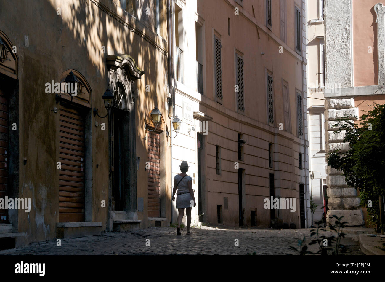 Tourist walking in Rome. Italy Stock Photo - Alamy