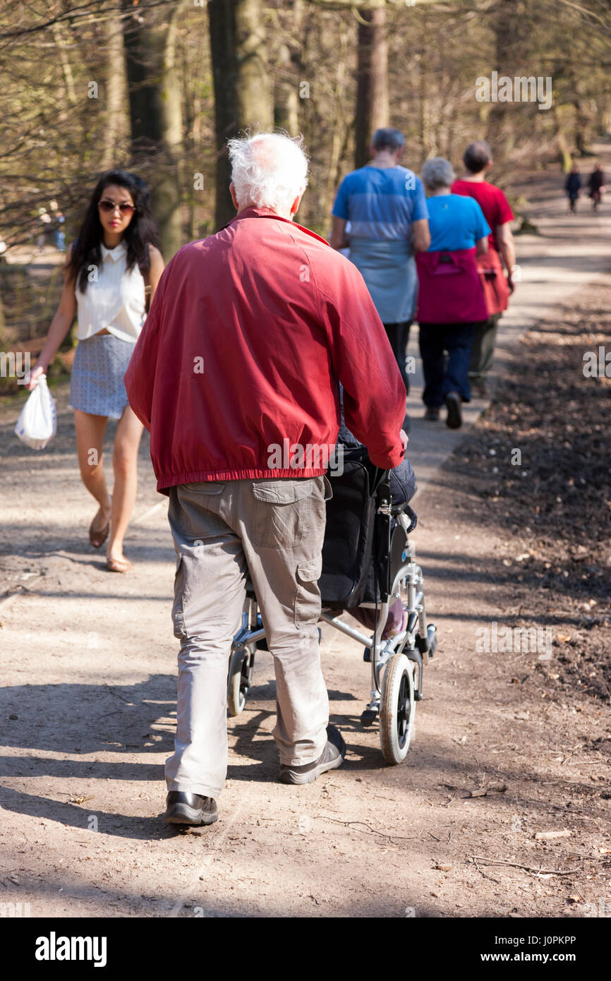 Wheelchair countryside uk hi-res stock photography and images - Alamy