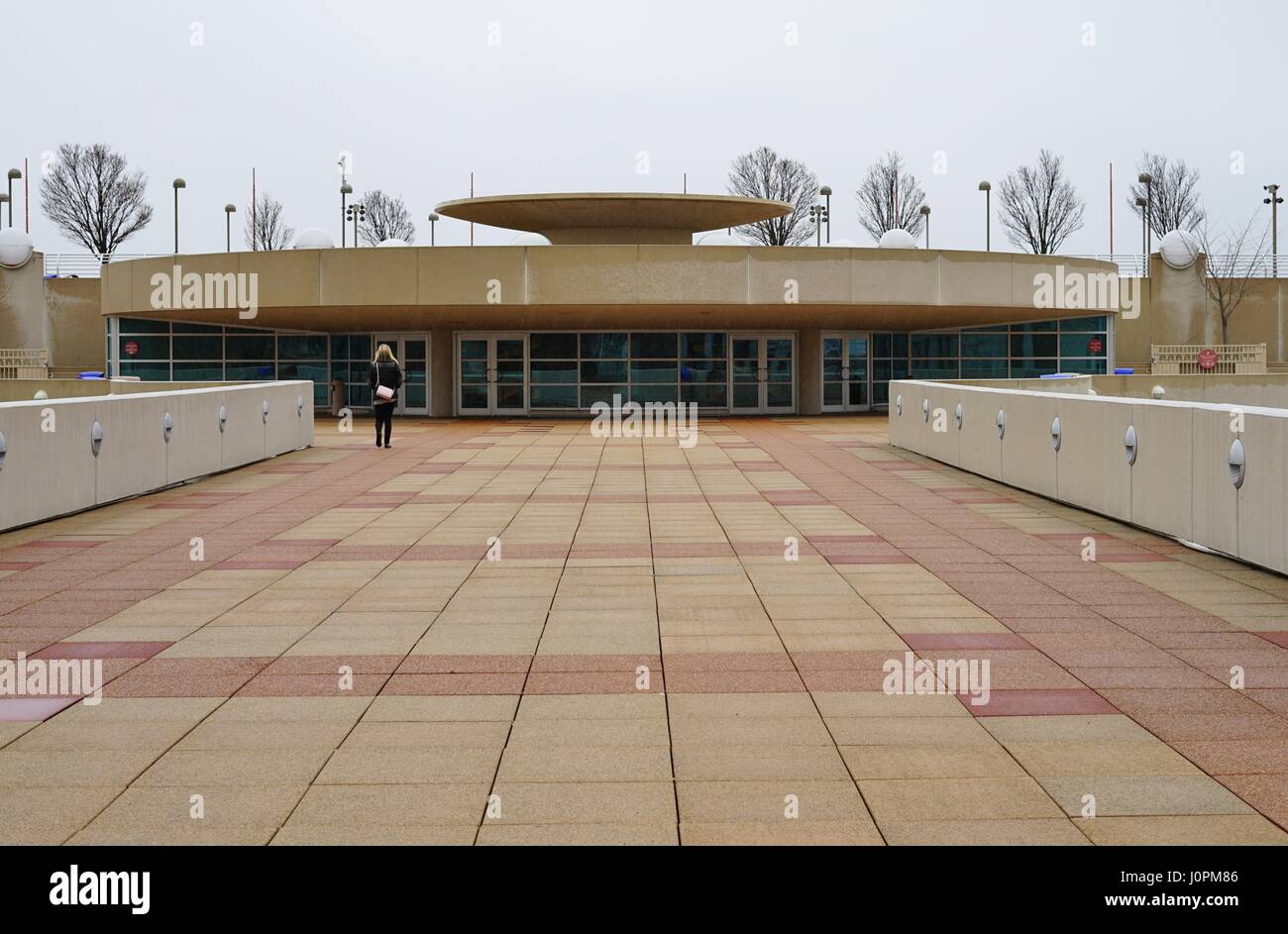 View of the Monona Terrace (Community and Convention Center) on Lake ...