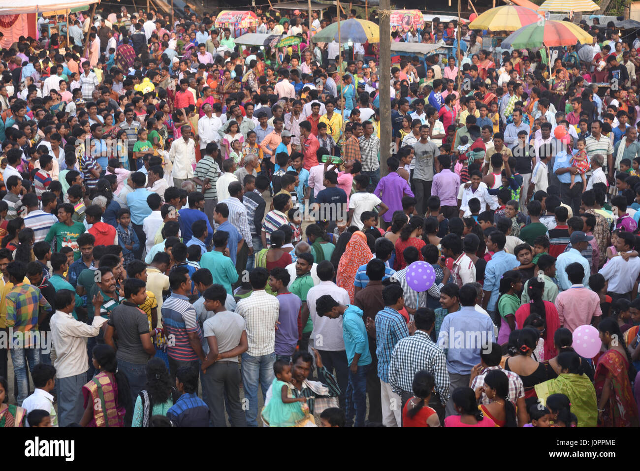 Devotee crowd hi-res stock photography and images - Alamy
