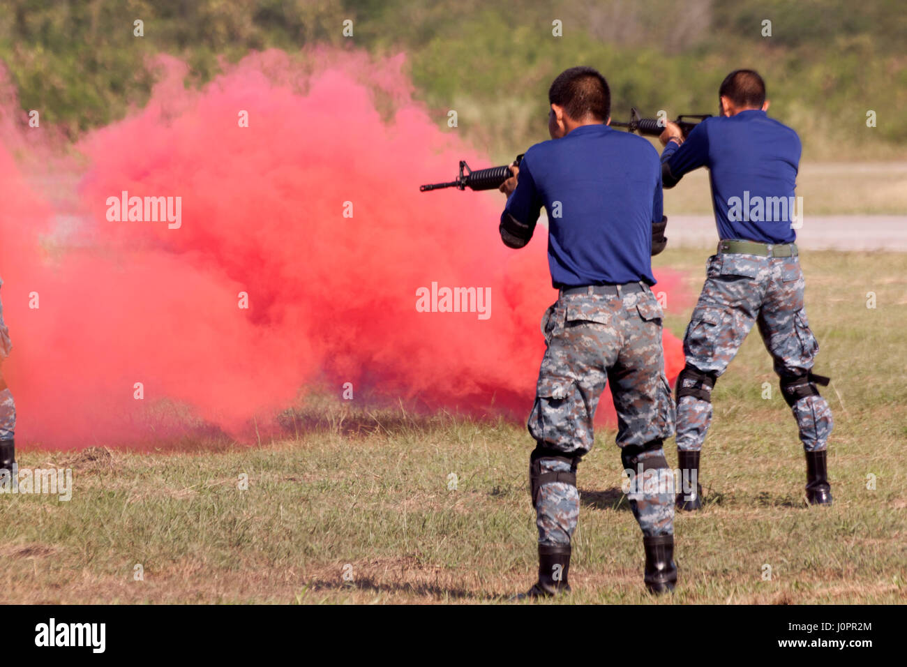 Rifle combat shooting training hi-res stock photography and images - Alamy