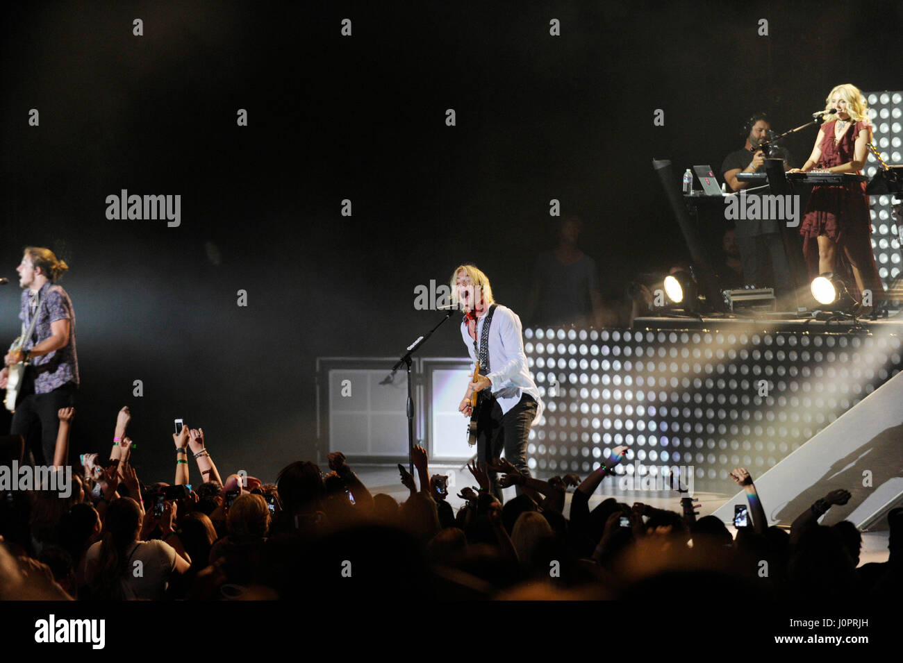 Ross Lynch and Rydel Lynch (r) of R5 performs at the Greek Theatre on ...