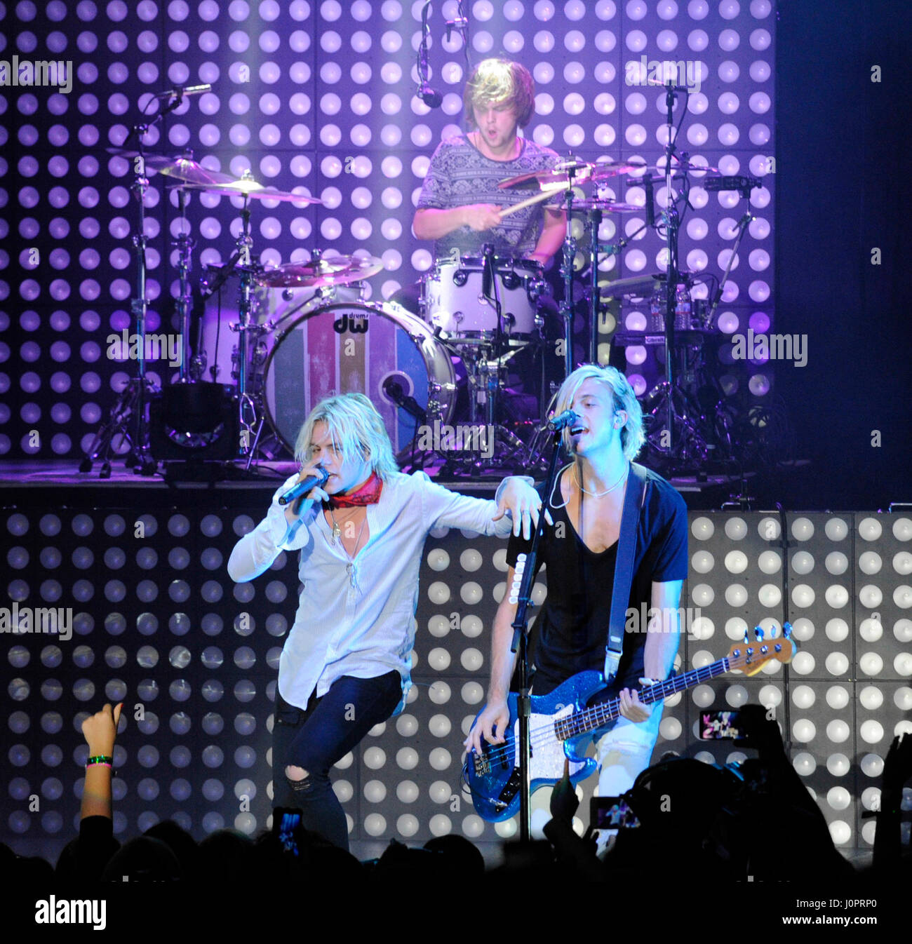 R5 riker lynch hi-res stock photography and images - Alamy
