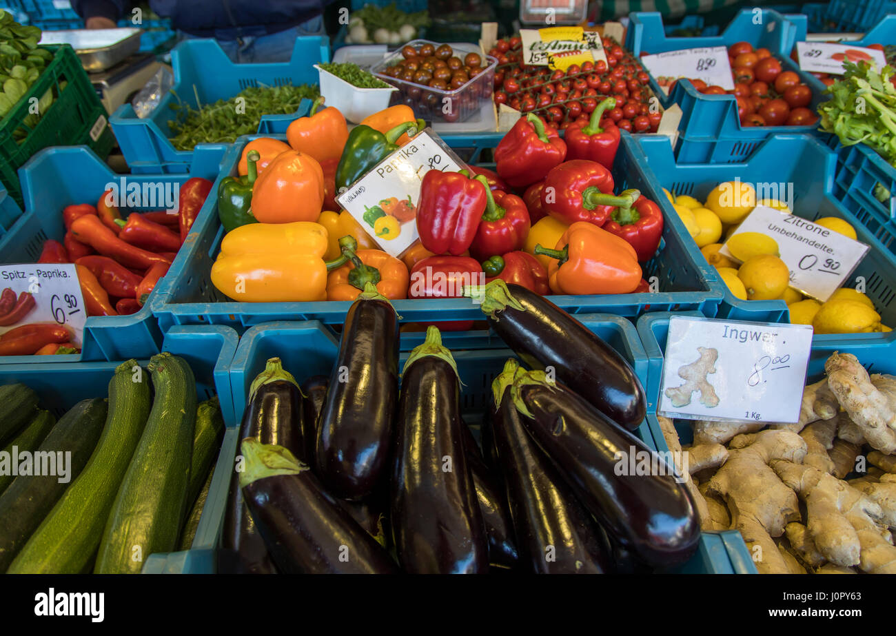 Market stand hi-res stock photography and images - Alamy