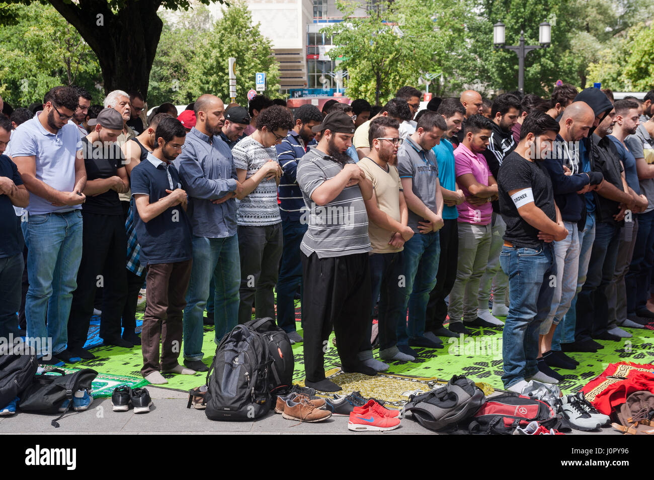 10.06.2016, Berlin, Germany - Muslims pray during the Friday prayer ...