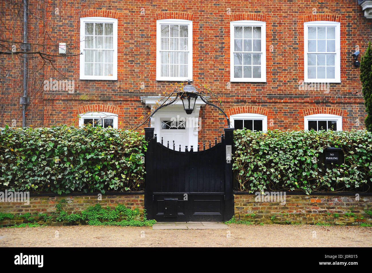 George michael highgate cemetery hi-res stock photography and images ...