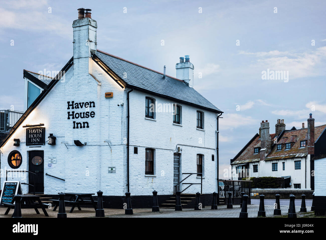 Mudeford village hi-res stock photography and images - Alamy