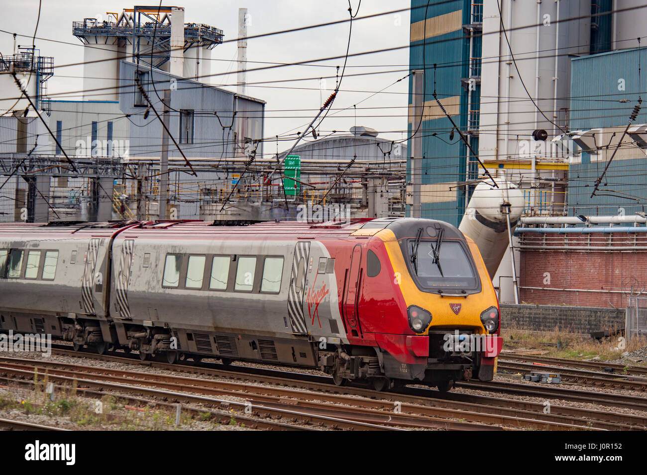 Virgin voyager dmu hi-res stock photography and images - Alamy