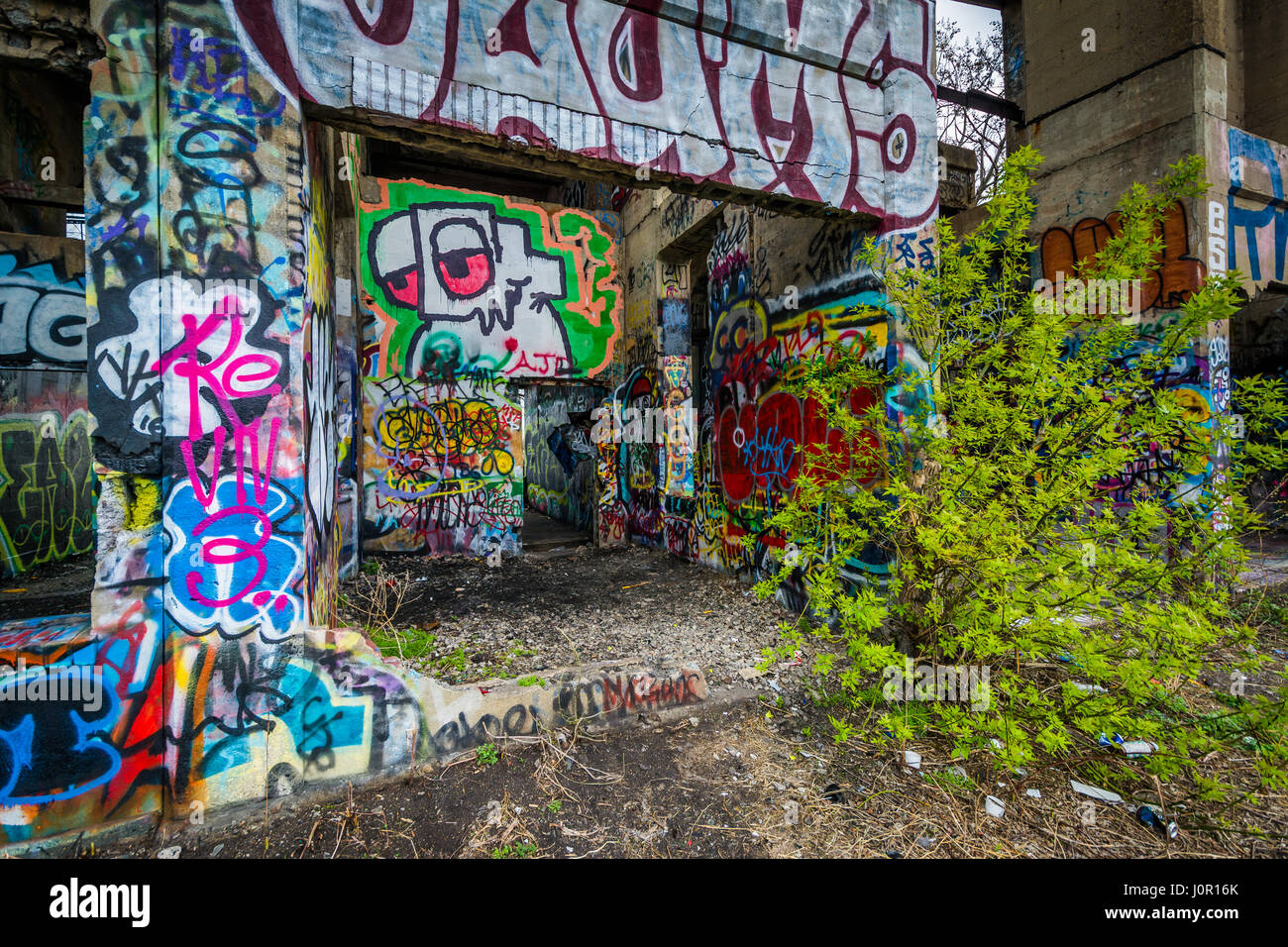 Graffiti pier hi-res stock photography and images - Alamy