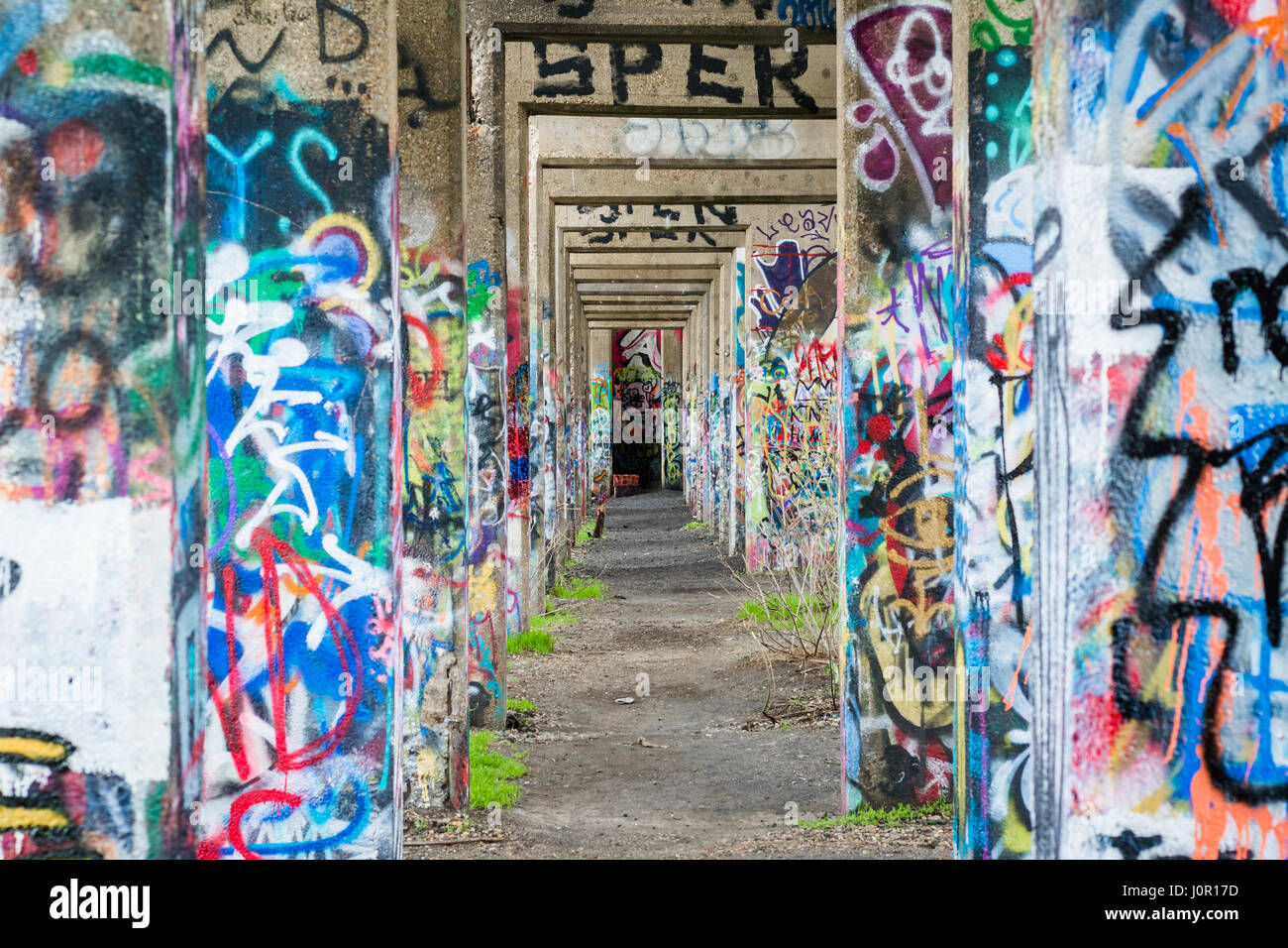 Graffiti pier philadelphia hi-res stock photography and images - Alamy
