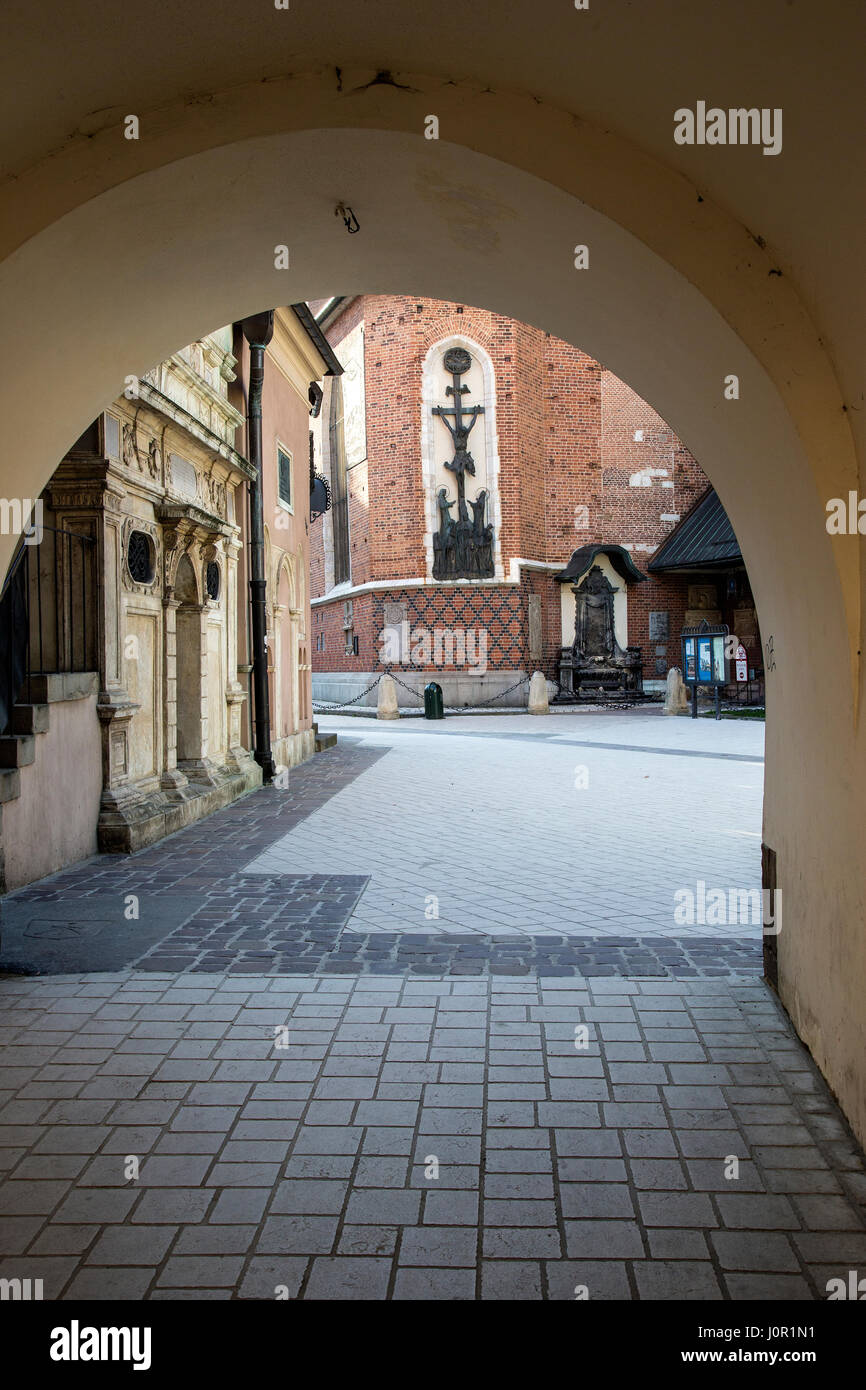 View through arch hi-res stock photography and images - Alamy