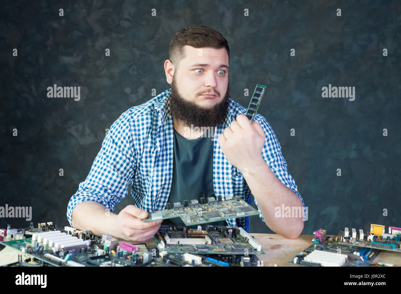 Broken electronic components hi-res stock photography and images - Alamy