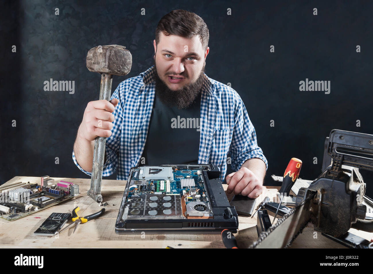 Engineering service desk hi-res stock photography and images - Alamy